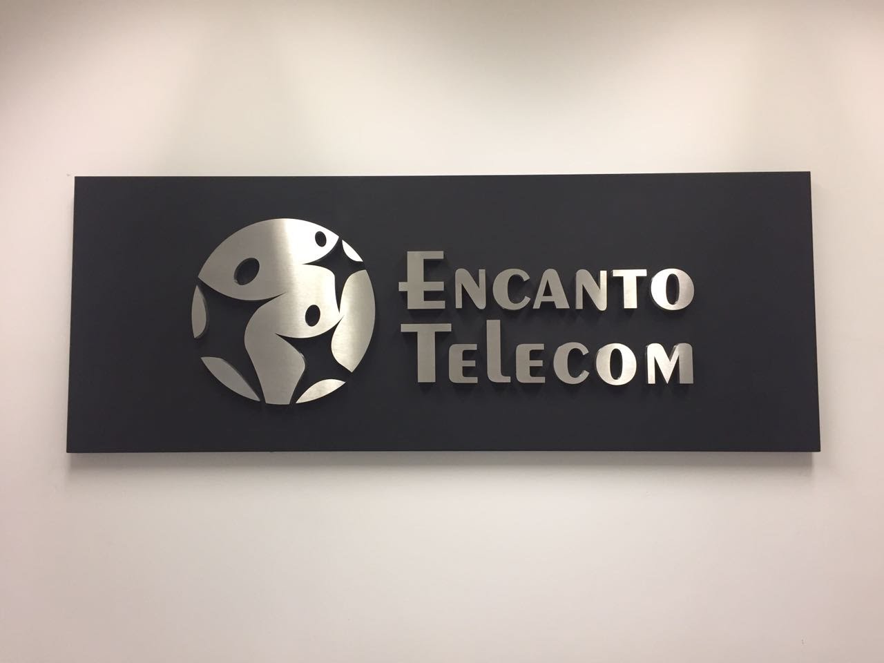 Placa em chapa galvanizada