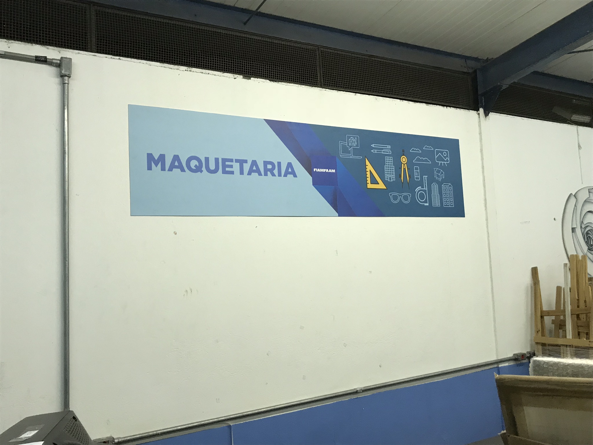 Placas de PS adesivadas