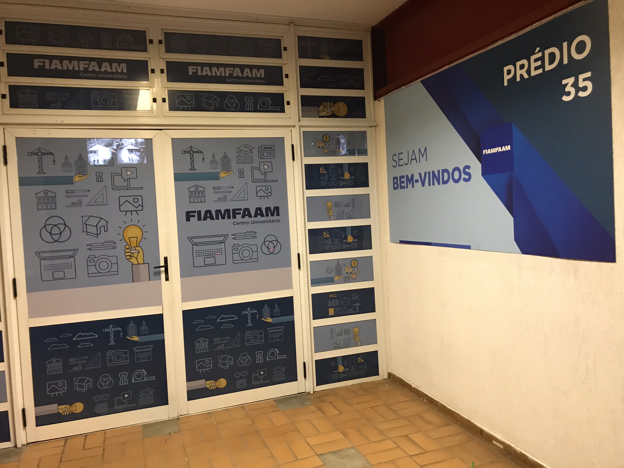 Placas de PS adesivadas