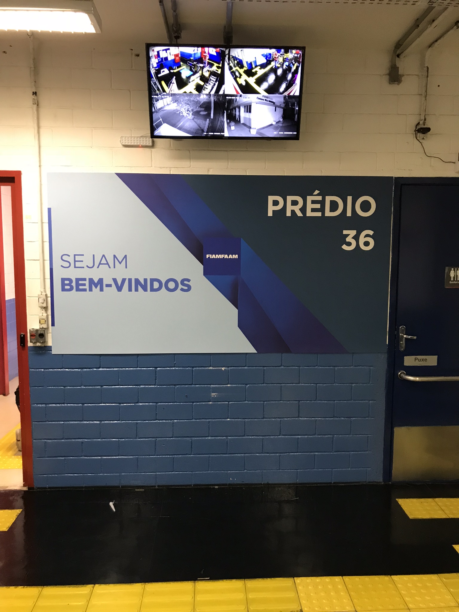 Placas de PS adesivadas